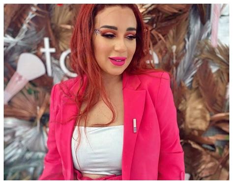 أسما شريف منير «الواحد محتاج يتحضن مرة أو اتنين في اليوم عشان يتبسط