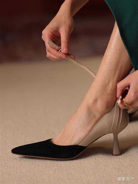 女生穿高跟鞋怎么走路不累脚？ 知乎