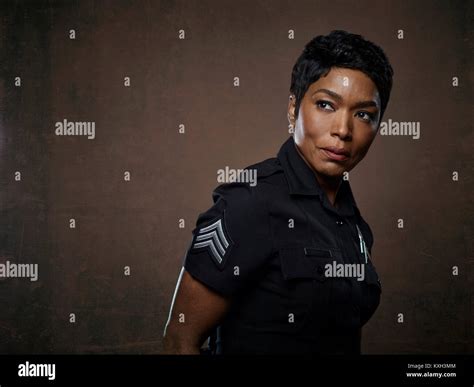 9 1 1 Aka 911 Angela Bassett Season 1 Premieres Jan 3 2018