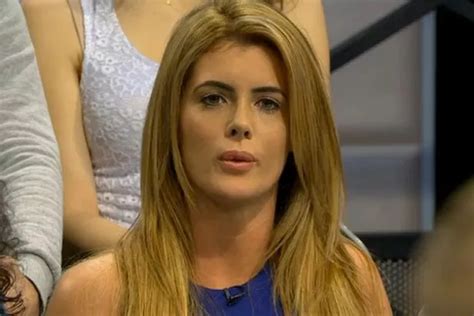 Helen Wood Fakes Engagement Cbb Winner Posts Snap Of Friends Ring And Confirms Shes Still
