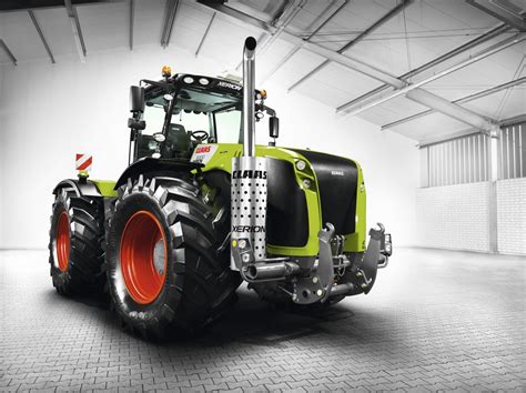 Трактор класс картинки для рабочего стола и фото обои