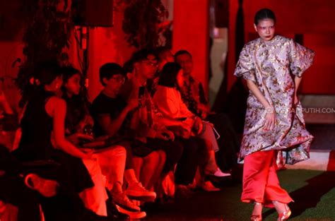 Lakon Indonesia Rilis Label Tailor Made Di Teras Lakon Gading Serpong MerahPutih