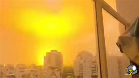 آسمان تل آویو قبل از طلوع آفتاب با موشک های ایران روشن شد فیلو