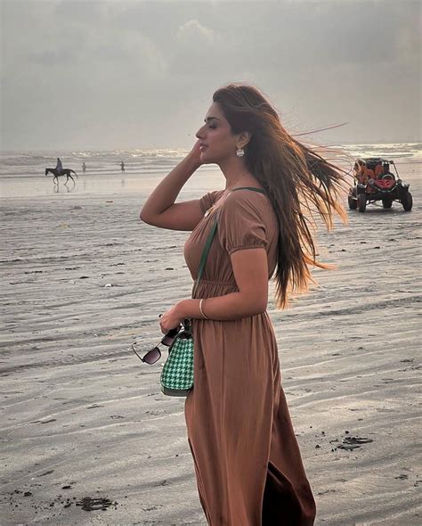 Jannat Mirza Beach Pictures Go Viral Incpak