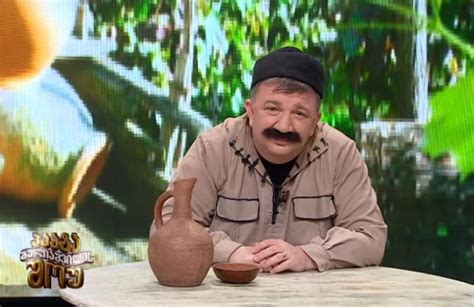 Video ამ ვიდეომ ნახევარ დღეში ნახვების რეკორდი მოხსნა მიხოს ლექსი ქართველ ემიგრანტებს