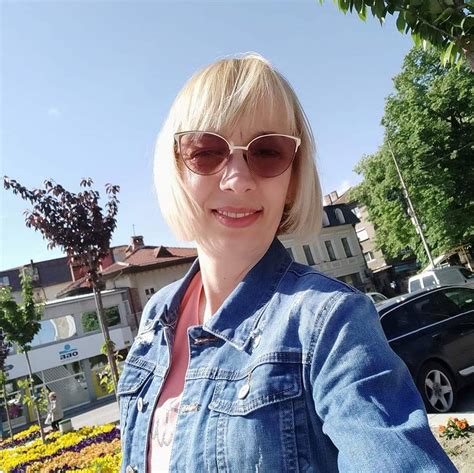 Ухание в Мрака Добро и усмихнато утро Успешна нова Facebook