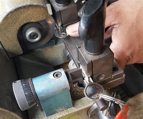 What Kind Of Tools Do Professional Locksmiths Use