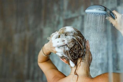 Important Chemicals To Avoid In Shampoo And Why Loved By Curls