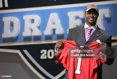 199 Gaines Adams Photos And High Res Pictures Getty Images