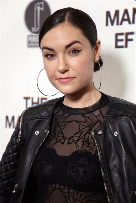 Porn Star Sasha Grey Denies Helping Putin Recruit Soldiers After Fake