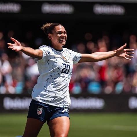 La Historia De Trinity La Hija De Dennis Rodman Que Se Convirti En La Nueva Figura Del F Tbol