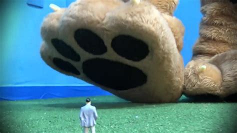 Rott The Victim Before His Big And Powerful Foot