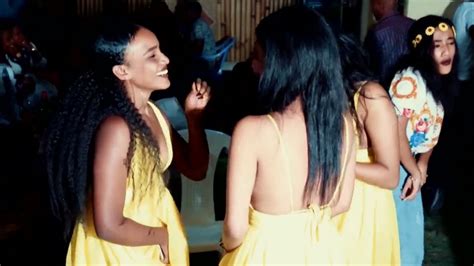 Shetah Elelu ሸታሕ ኢለሉ ብሉፅ ደርፊ ኣብ መድረኽ ኣብ ከተማ ሽረ እንዳስላሴ Shetah Elelu Best Stage Performance