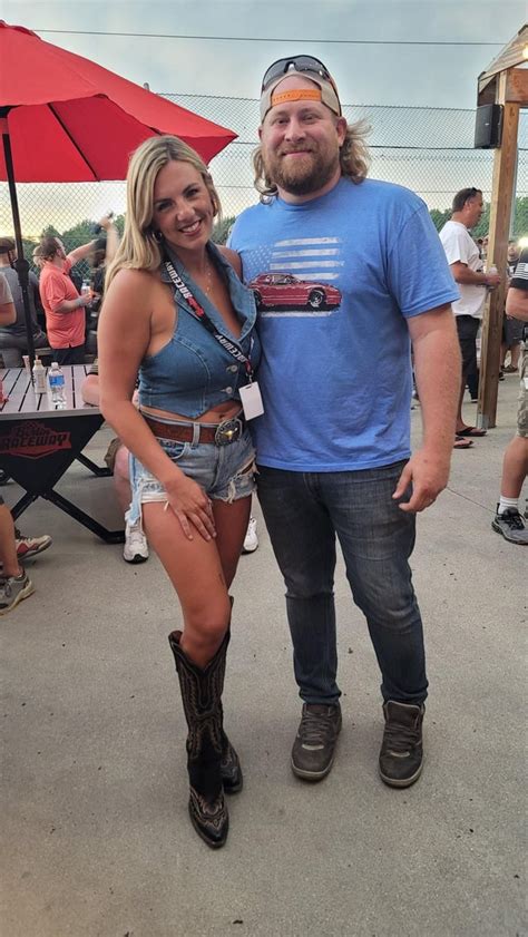 Annie Looking Extra Thicc Rannieagar