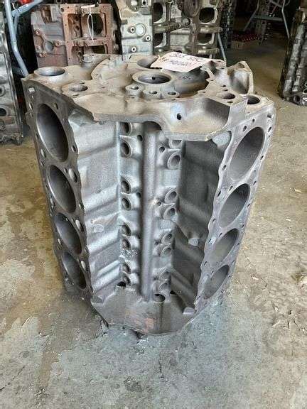 305 Small Block Chevy Block Legacy Auction Company