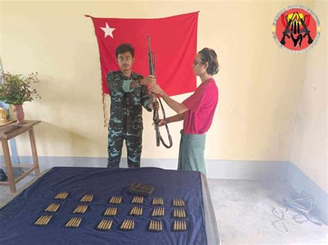 ပခုက္ကူမြို့နယ်၊ ကမ္မမြို့မ ရဲစခန်းမှ ရဲဒုတပ်ကြပ် ၁ ဦး သေနတ် ၁ လက် ယူဆောင်လာပြီး အလင်းဝင် Khit