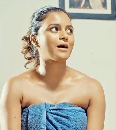 Dinakshie Priyasad Famous Sri Lankan Actress And Fashion Model