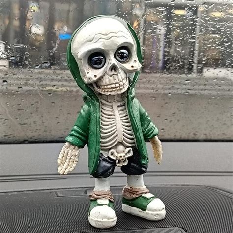 Декоративна фігурка статуетка Cool Skeleton зелений — ціна 649 грн у каталозі Статуетки Купити