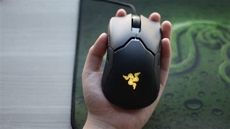 Geek Review Razer Viper Ambidextrous Wired Gaming Mouse Geek Culture