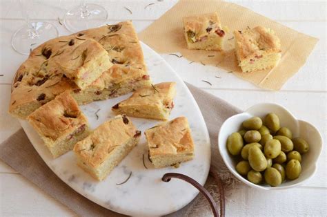 Fougasse Olives Et Lardons à Déguster à Lapéritif