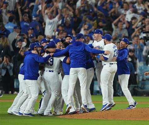 彼を信じていたドジャースロバーツ監督負けられない試合で好投の山本由伸を称賛 MLB写真ニュース 日刊スポーツ