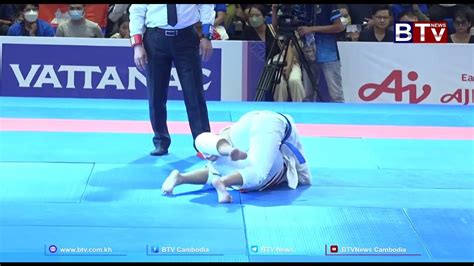 ស៊ីហ្គេម២០២៣៖ ទស្សនាវីដេអូការប្រកួតកីឡាជឺជីស៊ូ កីឡាការិនីកម្ពុជា ខាន់ ចេសា ឈ្នះ កីឡាការិនី