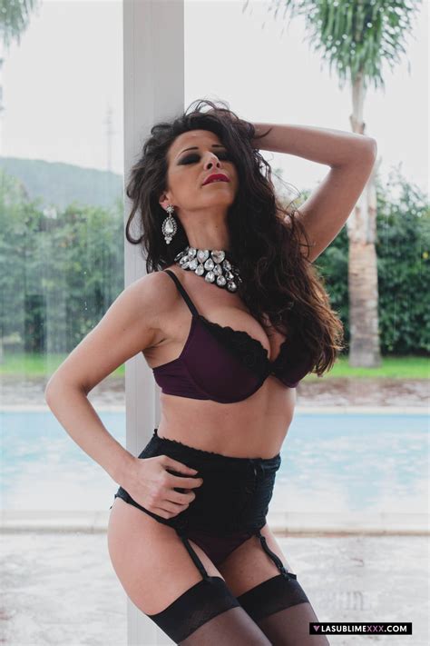 Classy Looker Martina Gold Strips Down By The Pool 14 Photos