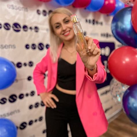 РАБОТА⚜️🅔🅢🅢🅔🅝🅢⚜️МОСКВА Essensworld Nadejda • Threads Say More