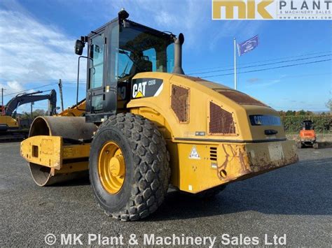 12 Caterpillar Cs56 Single Drum Roller 3 400hrs Mk Plant