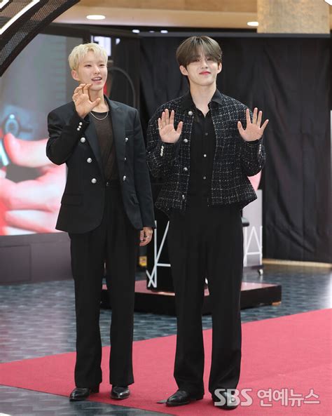 [throwback] Seventeens Hoshi And S Coups Melt Carats With Double Hearts