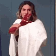Girl Drops Towel S Tenor