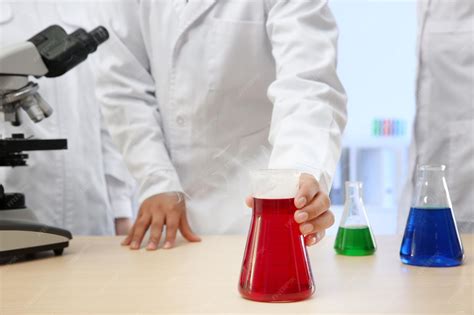 Premium Photo Pupils With Flasks In Chemistry Class