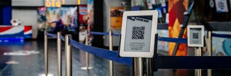 Digital Signage Keeps Queuers Engaged Visionect