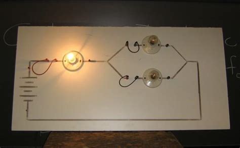 Parallel Circuit With 3 Bulbs