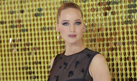 Jennifer Lawrence Flashes Bra In Jaw Dropping Gown At No Hard Feelings