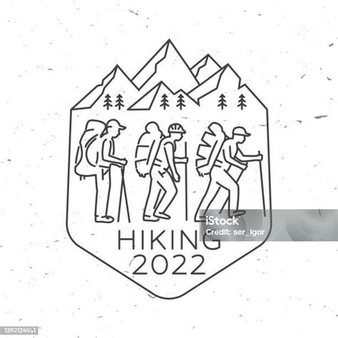 하이킹 산악 탐험 배지 벡터 일러스트레이션 셔츠 또는 엠블럼 인쇄 스탬프 또는 티에 대한 개념 등산객과 산 실루엣이 있는 빈티지 라인 아트 디자인 라인아트에 대한 스톡 벡터