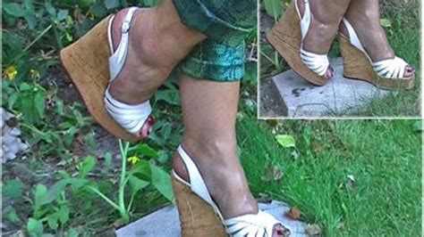 Marianna In Big Difficulties Part 1 SHOEPLAY Short Clips Clips4sale