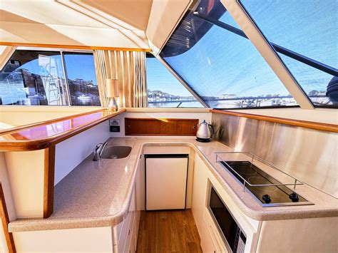 Caribbean 35 Flybridge Cruiser For Sale Bbm Yacht Sales