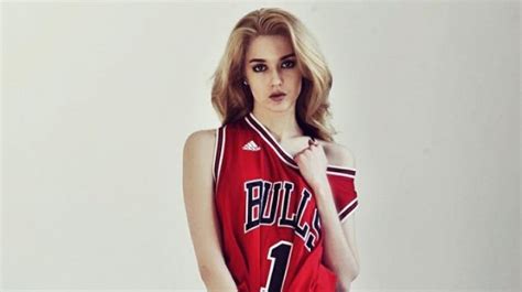 Profil Alisa Manyonok Eks Atlet Voli Jadi Ratu Kecantikan Sempat Dianggap Mirip Boneka Barbie