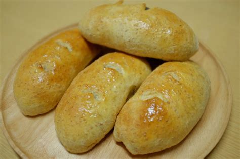 ขนมปังโฮลวีทไส้ลูกเกด สูตรขนม