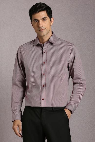 Buy Men Maroon Classic Fit Stripe Full Sleeves Formal Shirt Online