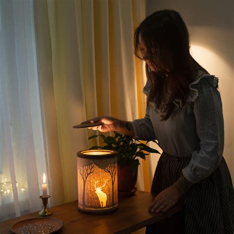 Фото и видео декоративных ночников с авторскими иллюстрациями