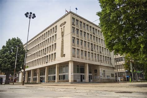 Кметска заповед регламентира реда за обслужване на гражданите в сградата на Община Мездра