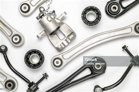 자동차 엔진 부품 흰색 배경에 자동차 정비사 예비 또는 자동차 조각 새로운 금속 자동차 부품세트 평평한 평지 상단 보기 복사 공간 0명에 대한 스톡 사진 및 기타 이미지