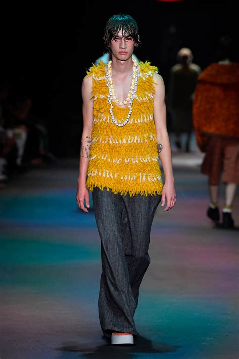 Mens Spring 2023 Trend Bare Arms Photos