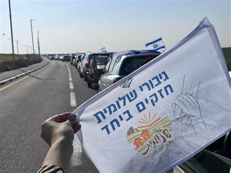 500 evacuees stage a muted but joyous return to Shlomit, their village ...