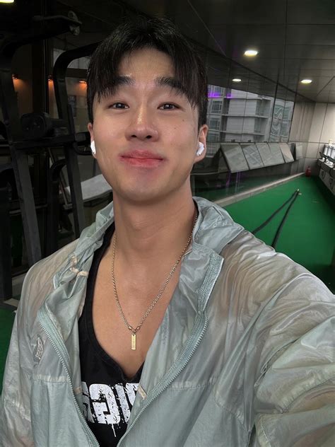 정진우 해운대pt • 장산pt 운동정보 안녕하세요 브라이언 입니다🫡 메인 제목에서 머리가 작아지는 ㅋ 마리가 직아보이게 힐수있는 운동을 알려드립니다 바로