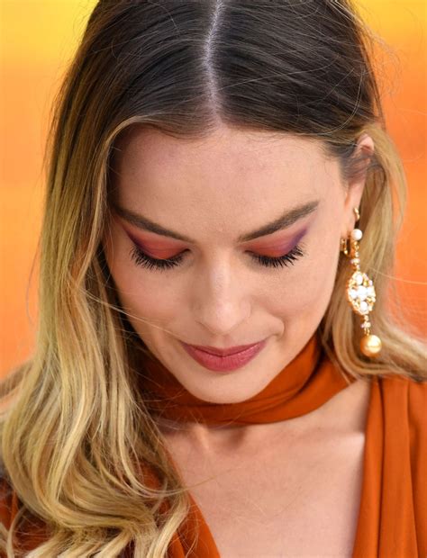 Margot Robbie Sexy At Once Upon A Time In Hollywood Premiere In London The Fappening