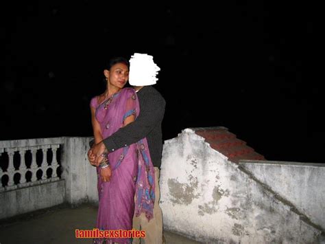 Aunty Dengulata Hot Desi Aunties Aunties Belly Show Desi Aunties In Saree Desi Aunties