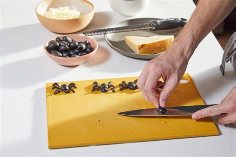 Olive “spider” Pizza With Vodka Sauce — Ooni Australia